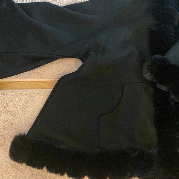 Sioni | Jackets & Coats | Sioni Black Faux Fur Hooded Cape | Poshmark